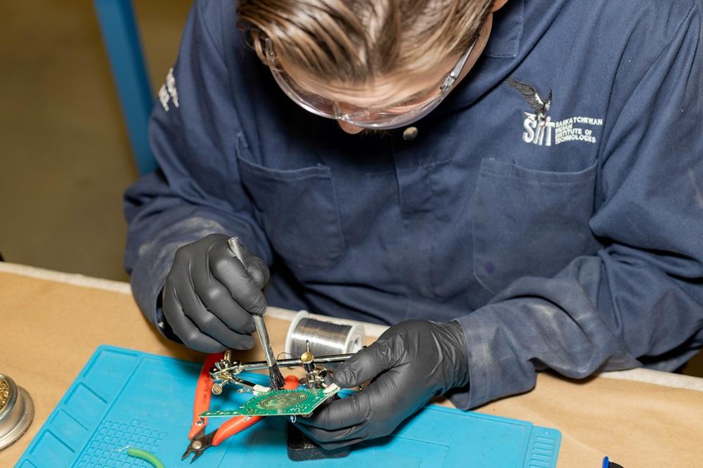 Bell Textron Canada donates $4.4M in aircraft parts to SIIT