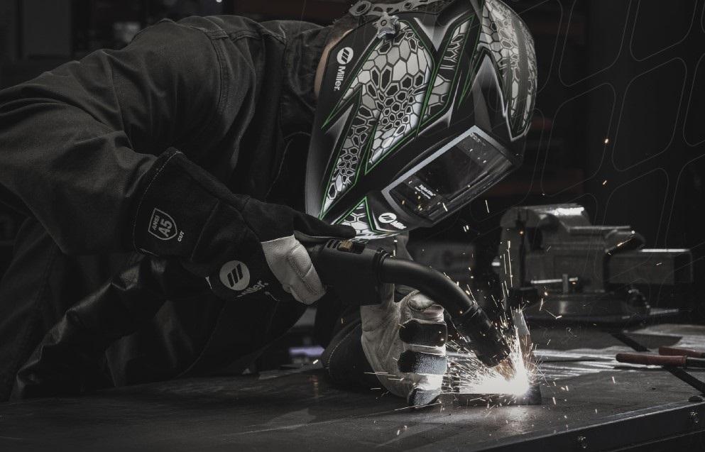 Fume extraction MIG gun achieves up to 95% fume capture efficiency