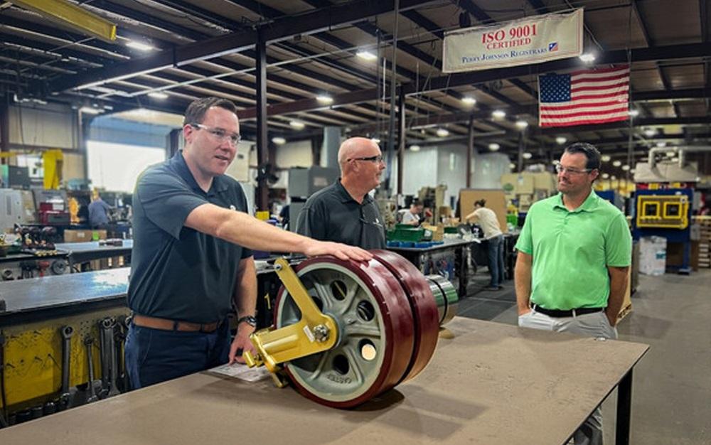 Heavy-duty casters move massive loads