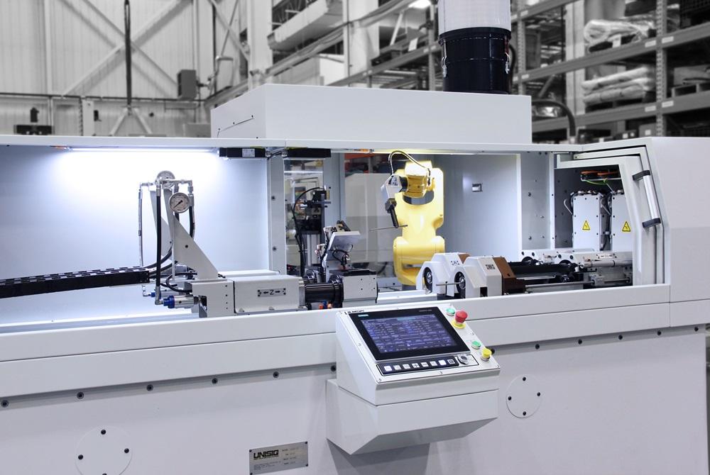 Operating system streamlines the human-robot interface