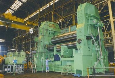 Three-roll bender fabricates cylindrical parts quickly