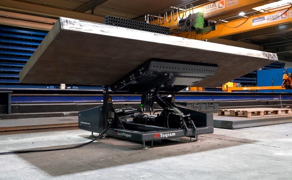 Tool flips large, heavy plates and parts safely